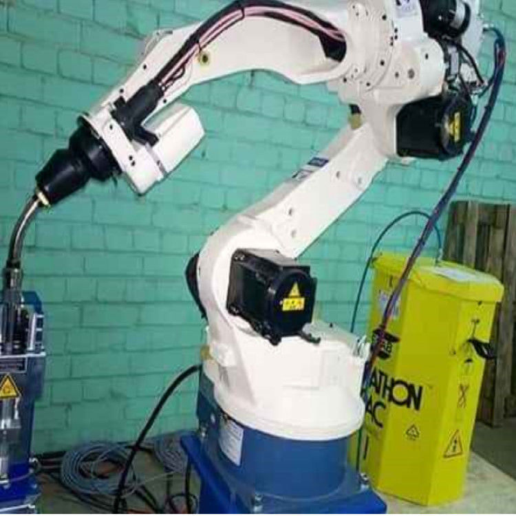 6개 주축 로봇 용접 팔 FD-V8L 다른 아크 웰더들 DM500 로봇 용접 결합 스테이션