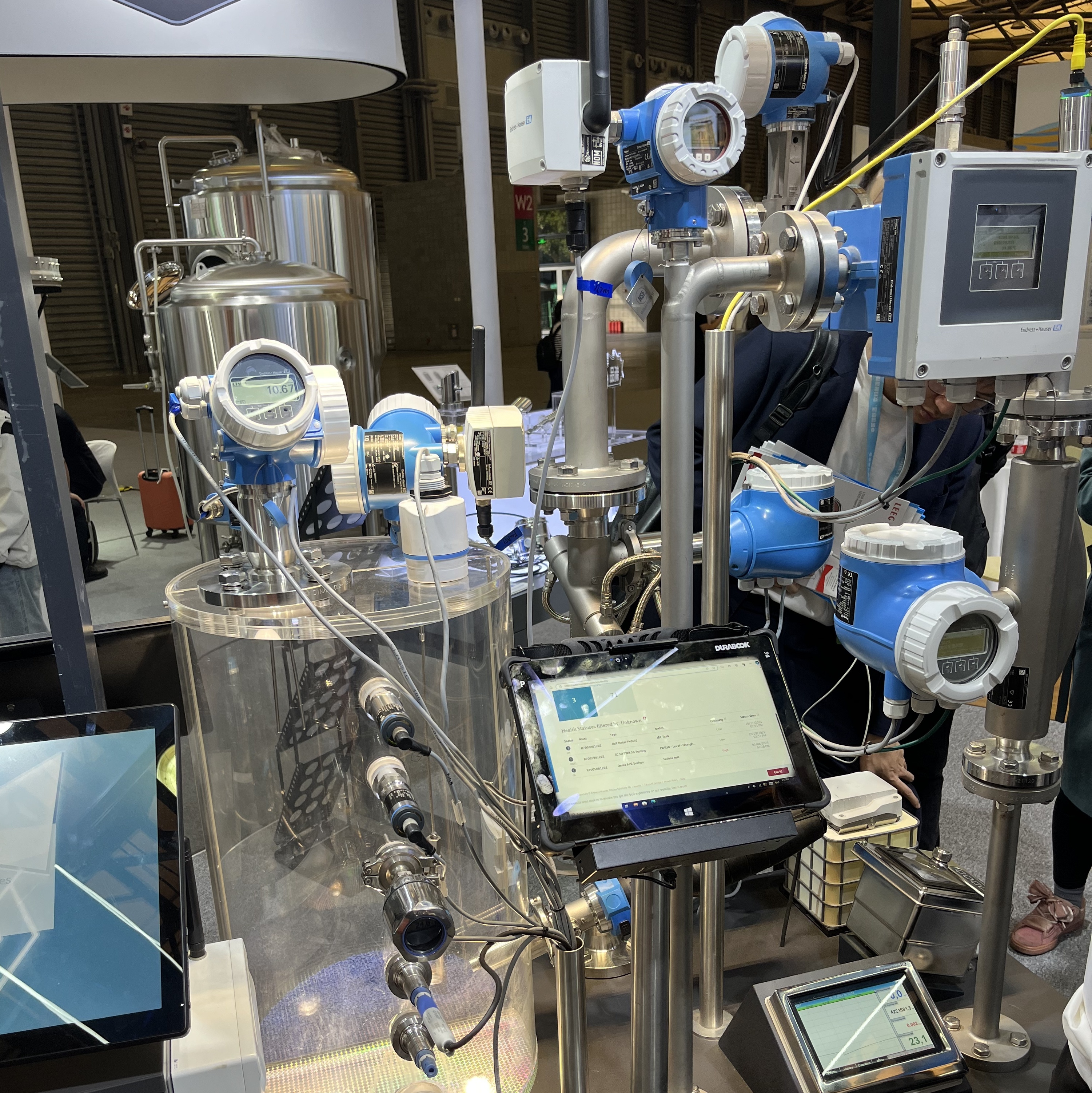 E+H Proline Promag W 300 물 응용 분야용 전자기 유량계